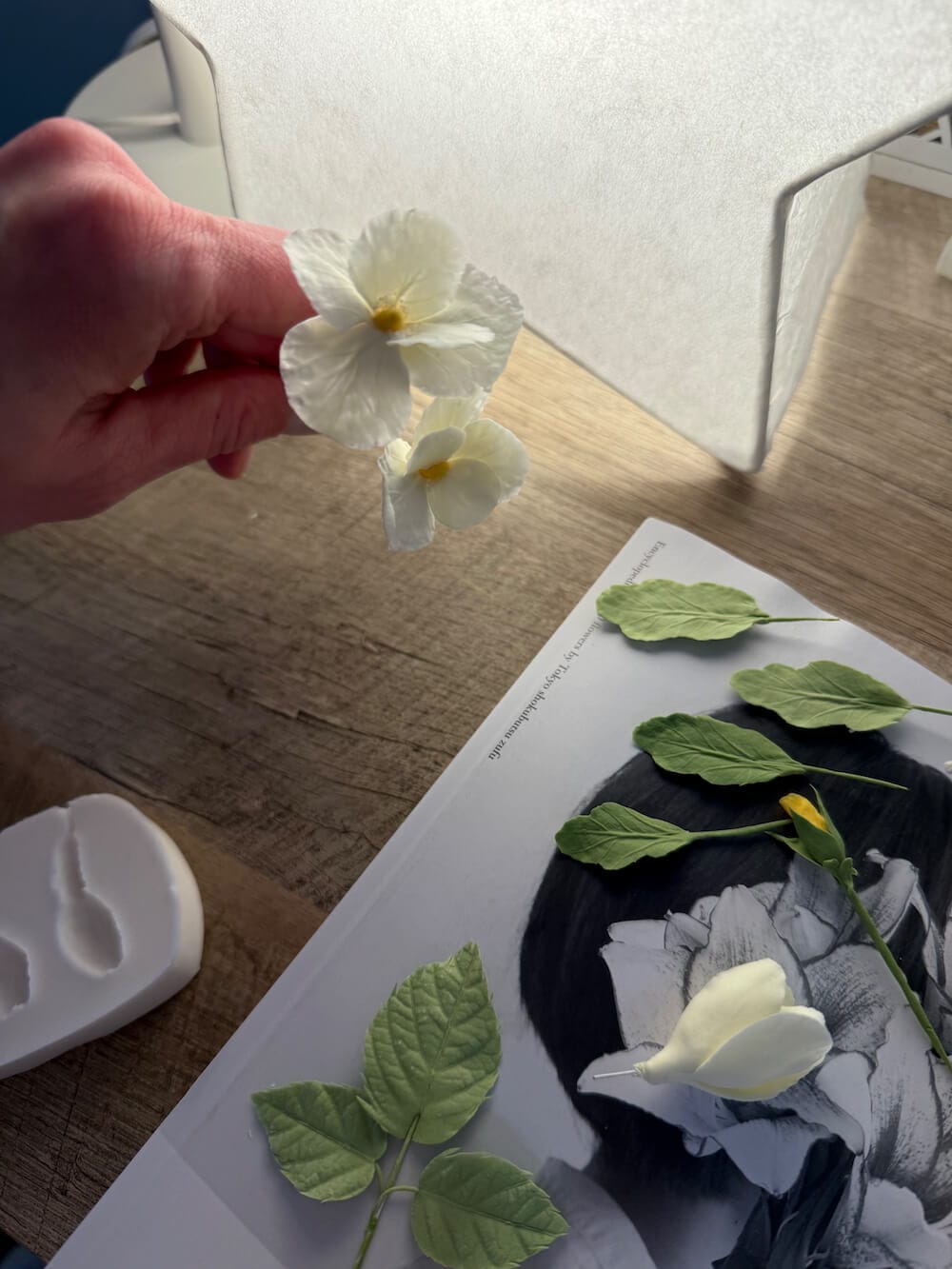 The Process Of Flowers Painting - DAINTY BUDS